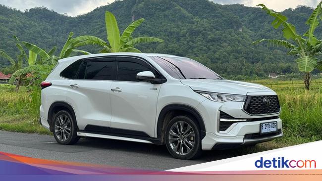 Ekspor Innova Zenix dan Yaris Cross Hybrid Buatan Toyota Indonesia ...