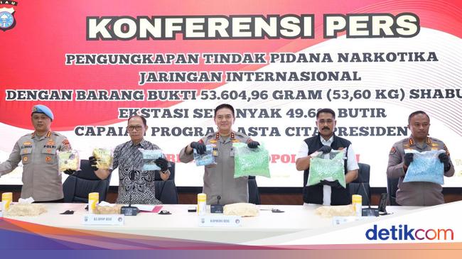 Polda Riau Gagalkan Peredaran 53,6 Kg Sabu-49 Ribu Ekstasi, 4 Kurir Ditangkap