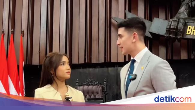 Verrell Bramasta Bicara Hubungan dengan Fuji Verrell Bramasta Bicara Hubungan dengan Fuji