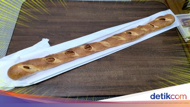 Wow! Ini Kreasi Roti Unik Sepanjang 85 Cm Isi Sosis