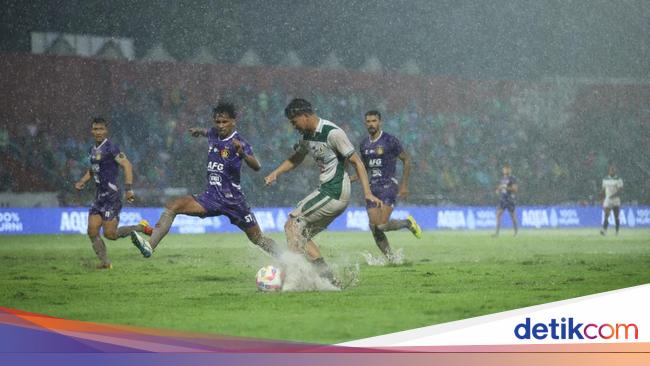 Stadion Brawijaya Dikritik Becek, Persik: Satu-satunya Lapangan Kami