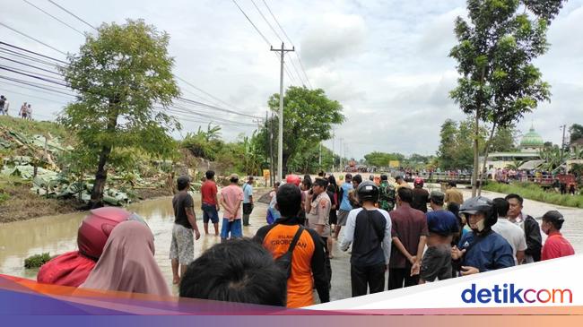 Jalan Purwodadi-Semarang di Grobogan Terendam Banjir, Lalin Dialihkan