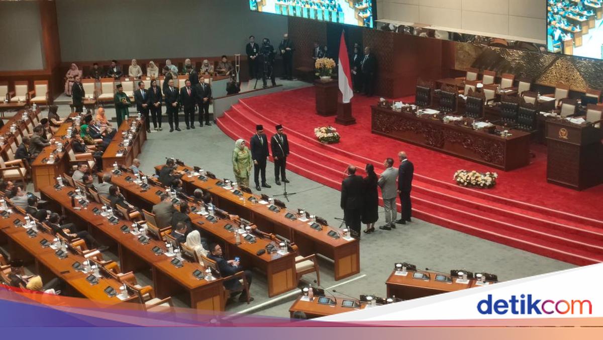 DPR Lantik Anggota PAW Pengganti Faisol Riza, Gus Irsyad dan Ghufron Sirodj