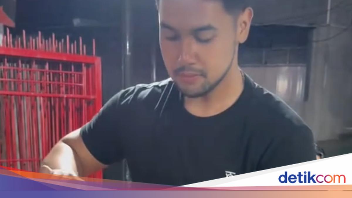 Viral Penjual Seblak Ganteng Bikin Warganet Salfok di Karawang, Ini ...