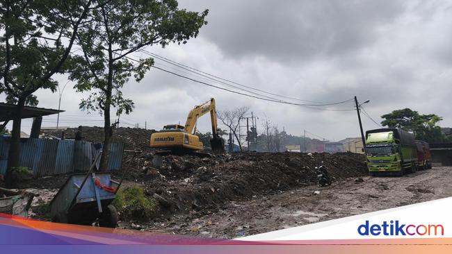 Tamat Sudah Cerita 'Gurun' Sampah di Pasar Caringin Bandung