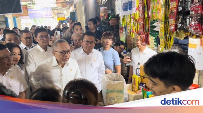 Menko Zulhas Heran Harga Gula Mahal di Medan Padahal Stok Cukup