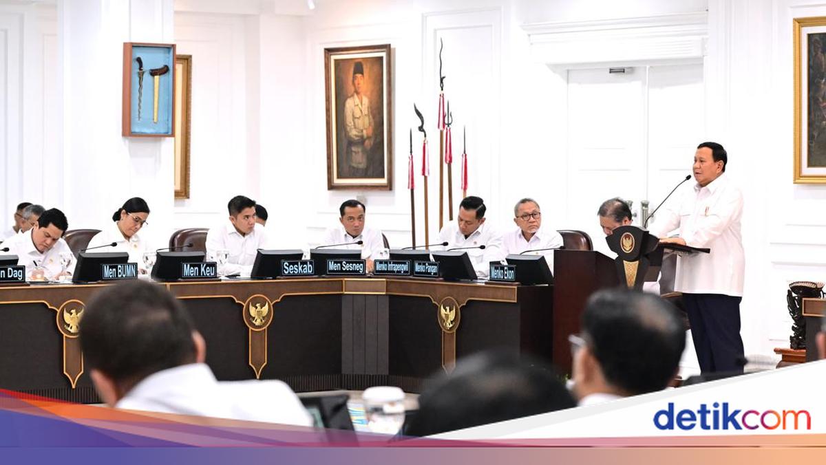 16 Pos Anggaran yang Dihemat Prabowo: Alat Tulis Hingga Perdinas