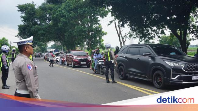 Libur Panjang, Jalur Arteri Jombang Padat hingga 1,5 Km