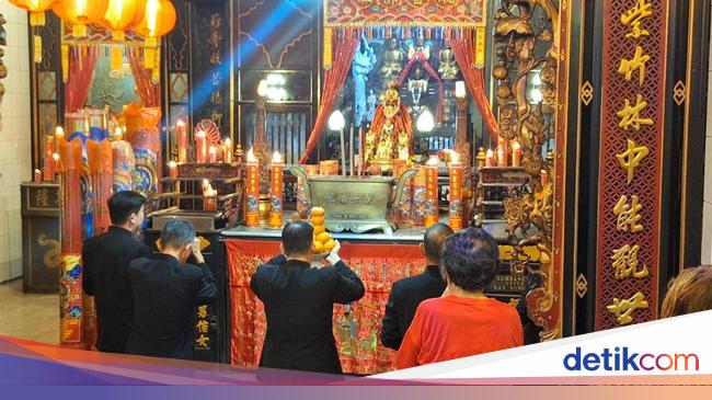 Umat Tri Dharma Mulai Melaksanakan Ibadah Imlek 2576 Kongzili