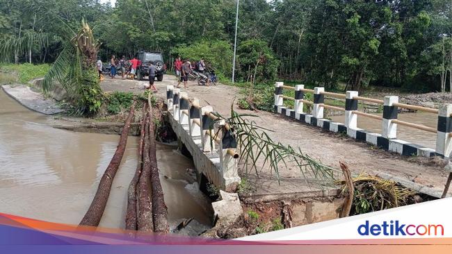 Waspada! Jembatan Penghubung 2 Desa di Prabumuli Nyaris Putus