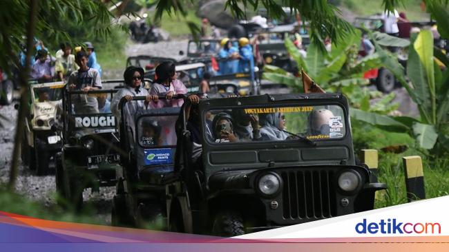 Mereka yang Tersenyum Saat Libur Panjang Imlek Tahun Ini