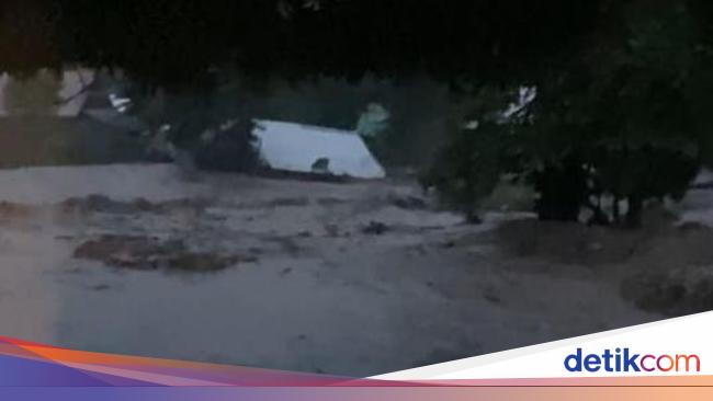 Banjir Terjang Bima, 4 Rumah Hanyut Terbawa Arus