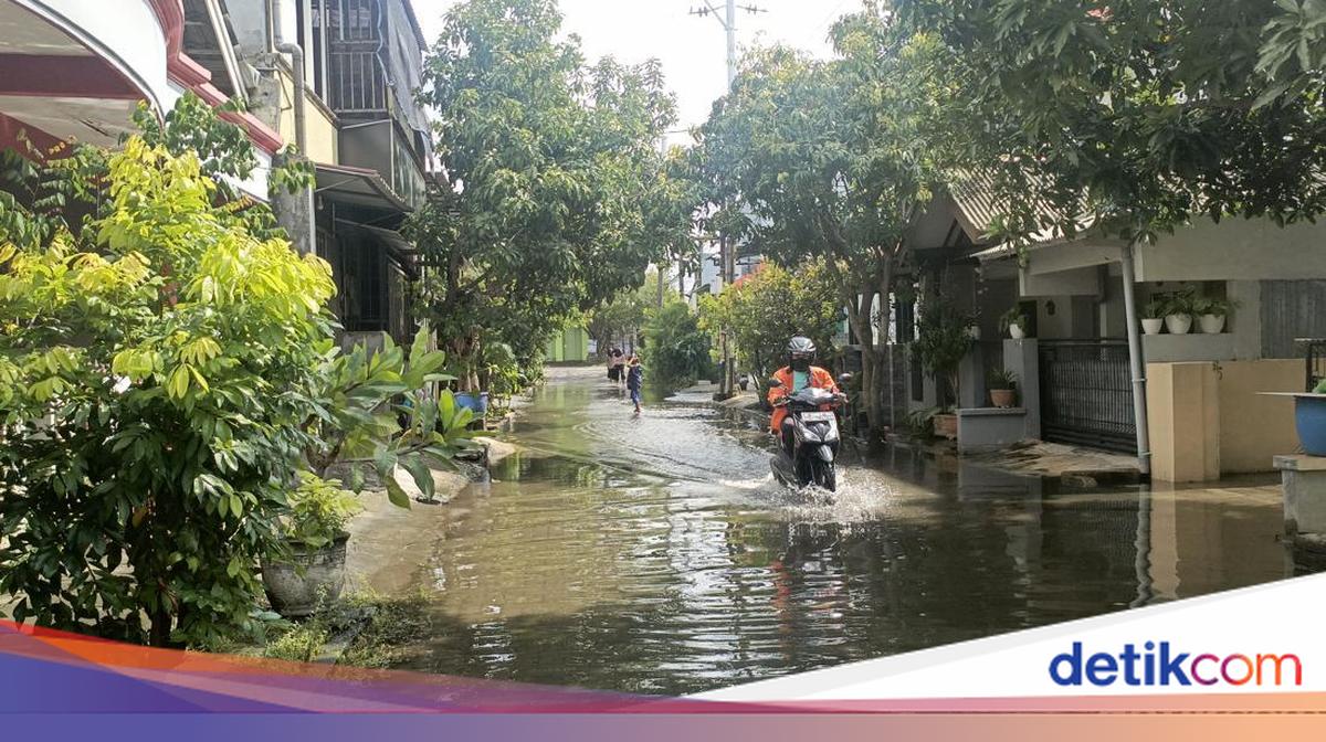 Melihat Sisa Genangan Banjir di Semarang Sore Ini