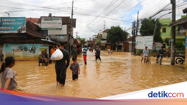 Banjir di Mejobo Kudus Capai 1 Meter, Sebagian Warga Bertahan di Rumah