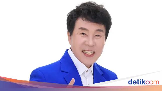 Penyanyi Korea Song Dae Kwan Meninggal Dunia