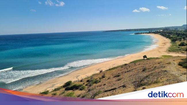 Eksotisnya Pantai Liman di Semau NTT