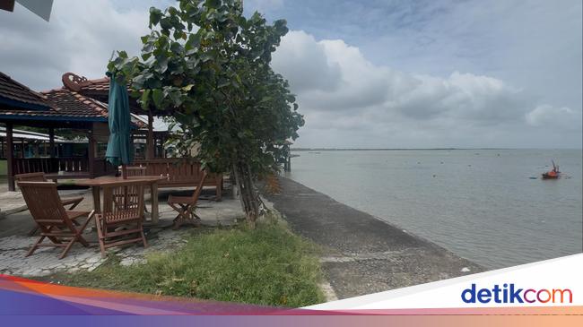 Nikmatnya Kulineran di Teluk Regol Rembang, Makan Sambil Memandang Laut ...