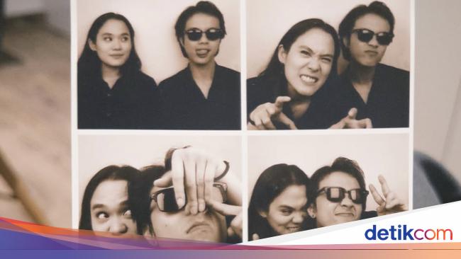 Sheryl Sheinafia Makan Burger Bareng Bisma Karisma dan Jajan Pentol