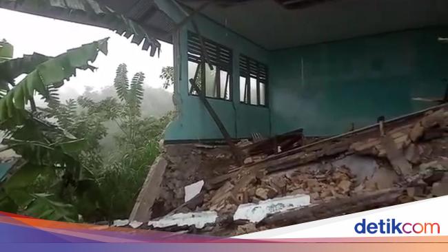 Sekolah Rusak Dihantam Longsor, Siswa SDN Fatululat Kupang Diliburkan
