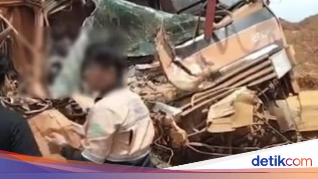 Tabrakan Maut 2 Truk Tambang di Konawe Utara gegara Rem Blong, 1 Sopir Tewas