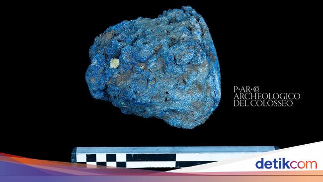 Bongkahan Pigmen Biru Mesir Kuno Legendaris Telah Ditemukan
