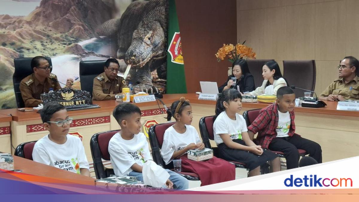 Andriko Beri Penghargaan kepada Lima Siswa Juara Abacus World Competition