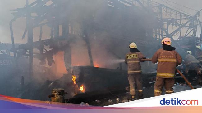 Kebakaran Kapal di Penjaringan Diduga Dipicu Korsleting dari Ruang Mesin