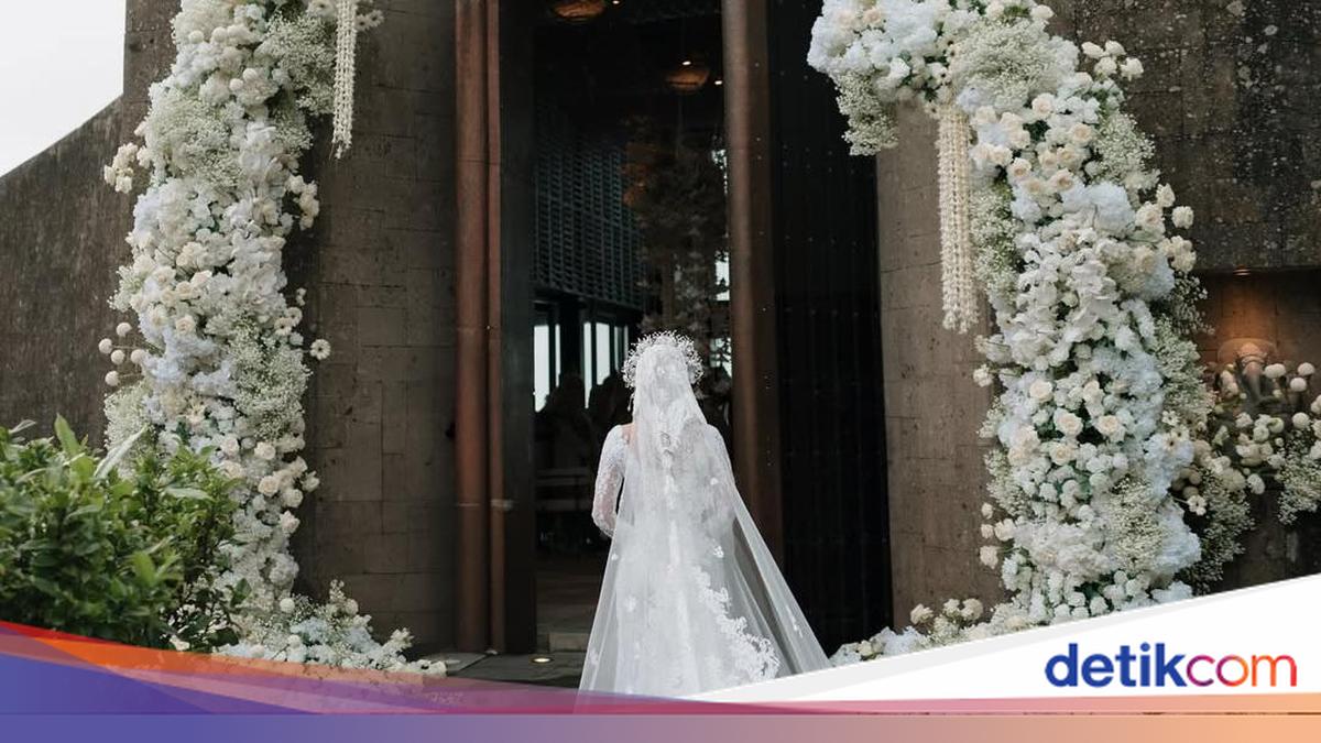 Romantis! Tempat Nikah Angga-Shenina di Pinggir Laut, Terbuat dari Batu ...