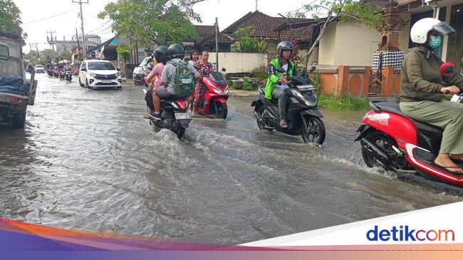 Hujan Deras Dua Hari, Jalanan di Denpasar Tergenang Air