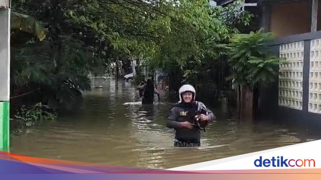 Banjir Setinggi Pinggang Orang Dewasa Rendam Perumahan di Manggala Makassar