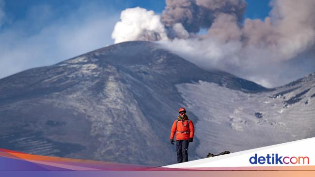 Mengenal Gunung Berapi Tertinggi di Eropa yang Kembali Erupsi