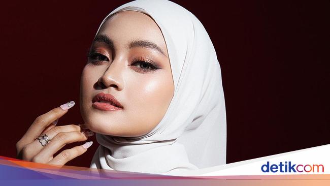 Eltasya Natasha Curhat Kehilangan dalam Single Melankolis Terpatri