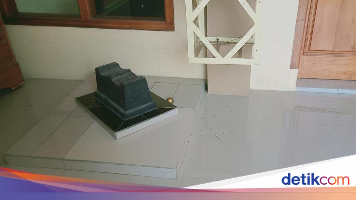 Kisah Makam Misterius di Serambi Masjid Klaten, Ukurannya Mungil