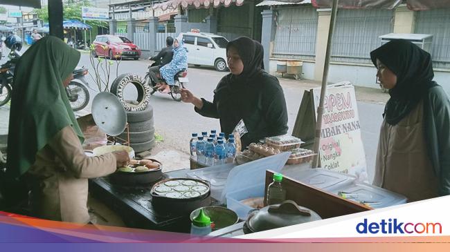 Musim Nyadran, Bakul Apem di Jatinom Klaten Panen Pembeli