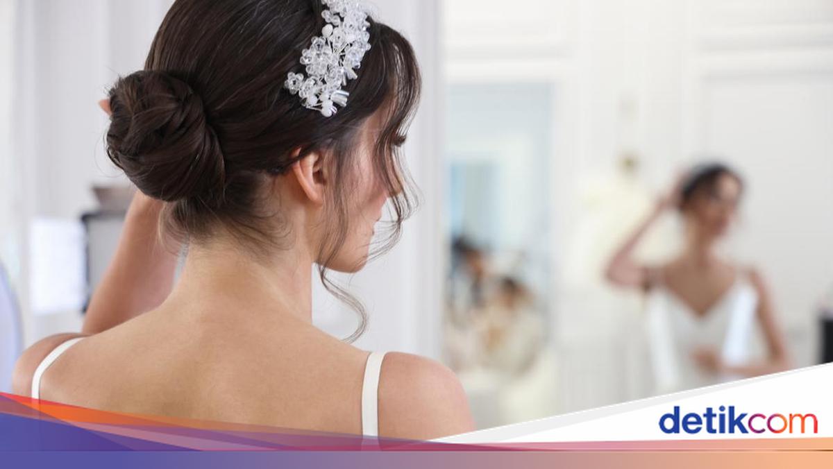 Haru! Pakai Gaun Pengantin, Wanita Ini Tempuh 2 Jam ke RS Demi Temui Ibu