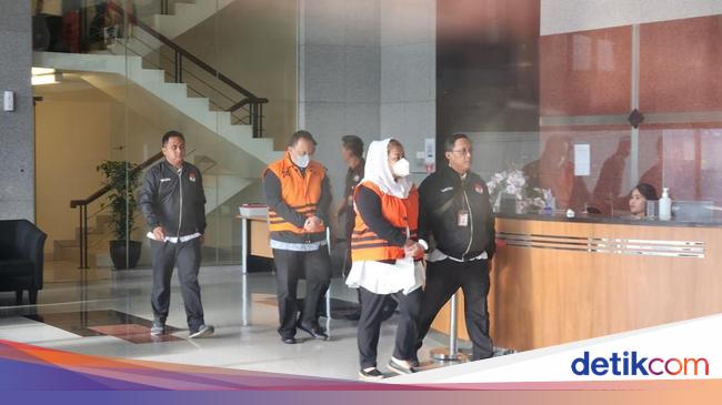 KPK Tahan Walkot Semarang Mbak Ita dan Suami KPK Tahan Walkot Semarang Mbak Ita dan Suami
