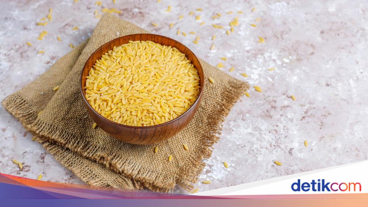 Menabur Beras Kuning untuk Apa? Ini Sederet Mitosnya