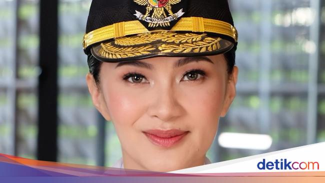 Potret Cantik Sherly Tjoanda dengan Makeup Flawless Saat Dilantik Jadi ...