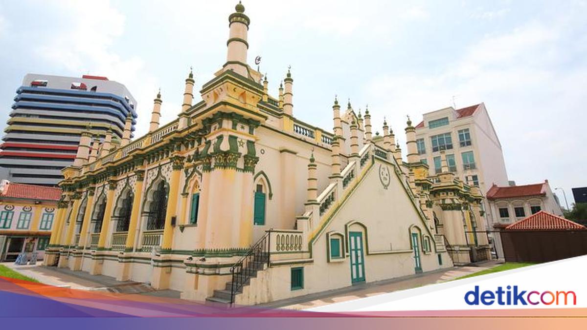 Melihat Masjid Bersejarah di Kawasan Little India Singapura