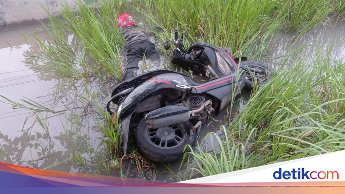 Pemotor Telungkup di Parit Sidoarjo Tewas Diduga karena Kecelakaan