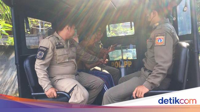 Satpol PP Amankan ODGJ Ngamuk-Resahkan Warga di Karangasem
