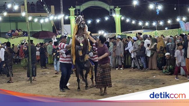 Tradisi Kuda Menari yang Unik Menyambut Bulan Puasa di Sumenep