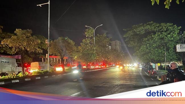Lalin di Jalan Urip Sumoharjo Makassar Normal Usai 6 Jam Ditutup Massa Demo