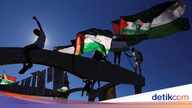 Protes Donald Trump, Warga Cape Town Kibarkan Bendera Palestina