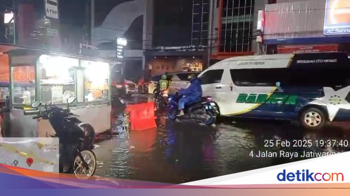 Jalan Jatiwaringin Bekasi Tergenang, Lalin Sempat Macet