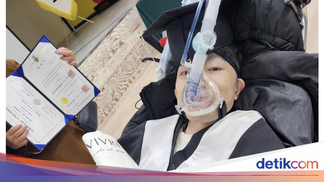 Lumpuh Tak Halangi Jang Ik-sun Raih Gelar Master, Kerjakan Tesis dengan ...