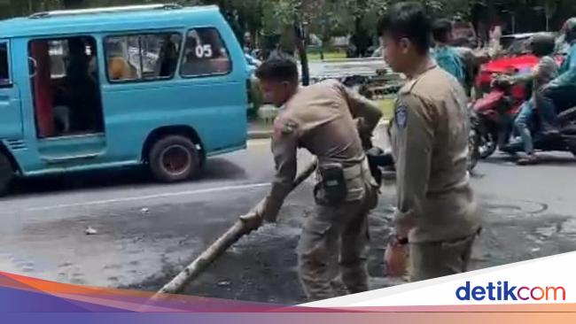 Demo Taksi Online di Depan Kantor Gubernur Sulsel Bubar, Lalu Lintas Lancar