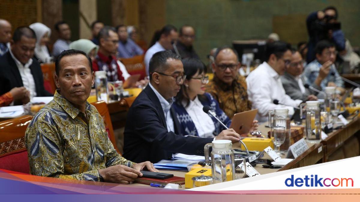 Rapat Perdana Mendikti Brian Yuliarto dengan Komisi X Digelar Tertutup