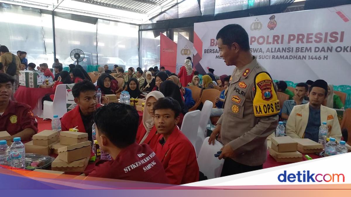 150 Paket Sembako Dibagikan Dalam Baksos Presisi Bersama Mahasiswa Sampang