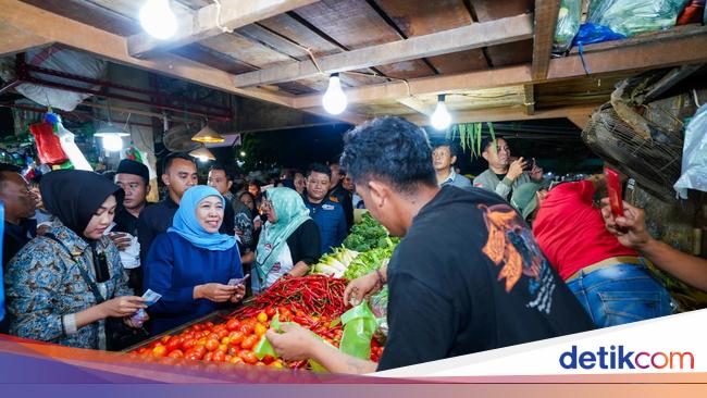 Khofifah Pastikan Stok Bahan Pokok di Jatim Aman Jelang Ramadan